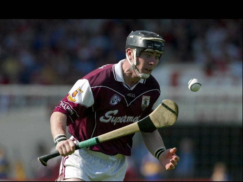 Galway take top spot with easy victory