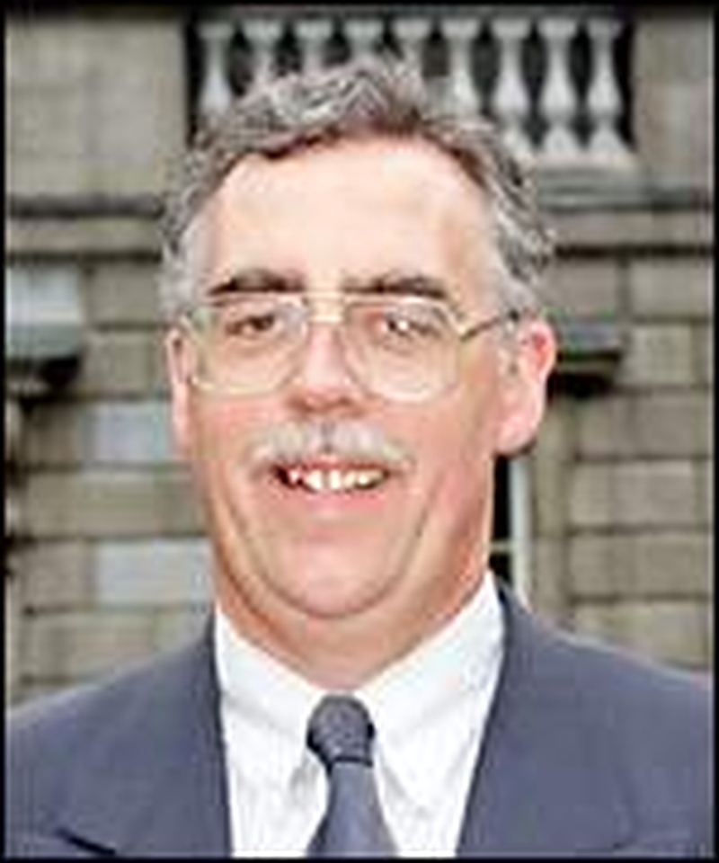 Minimum wage to rise to €7.65