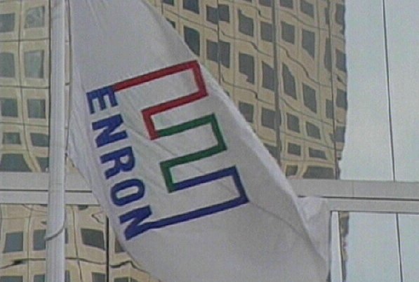 Former Enron chairman surrenders to FBI