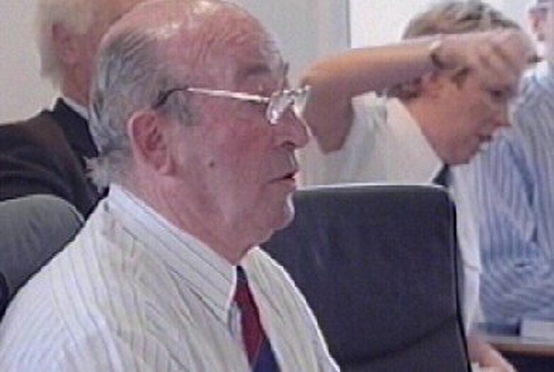 Allen resigns from council committees