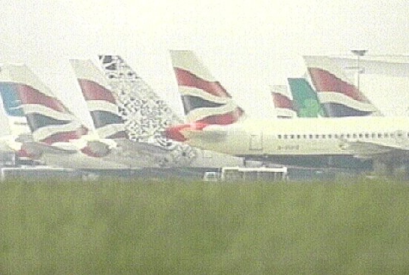 Thousands stranded at Heathrow Airport