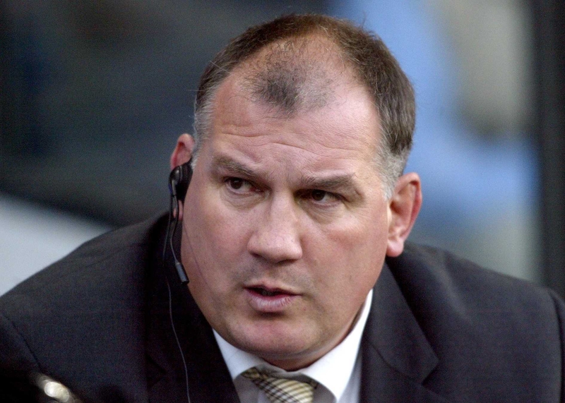 Ruddock makes shock Welsh resignation