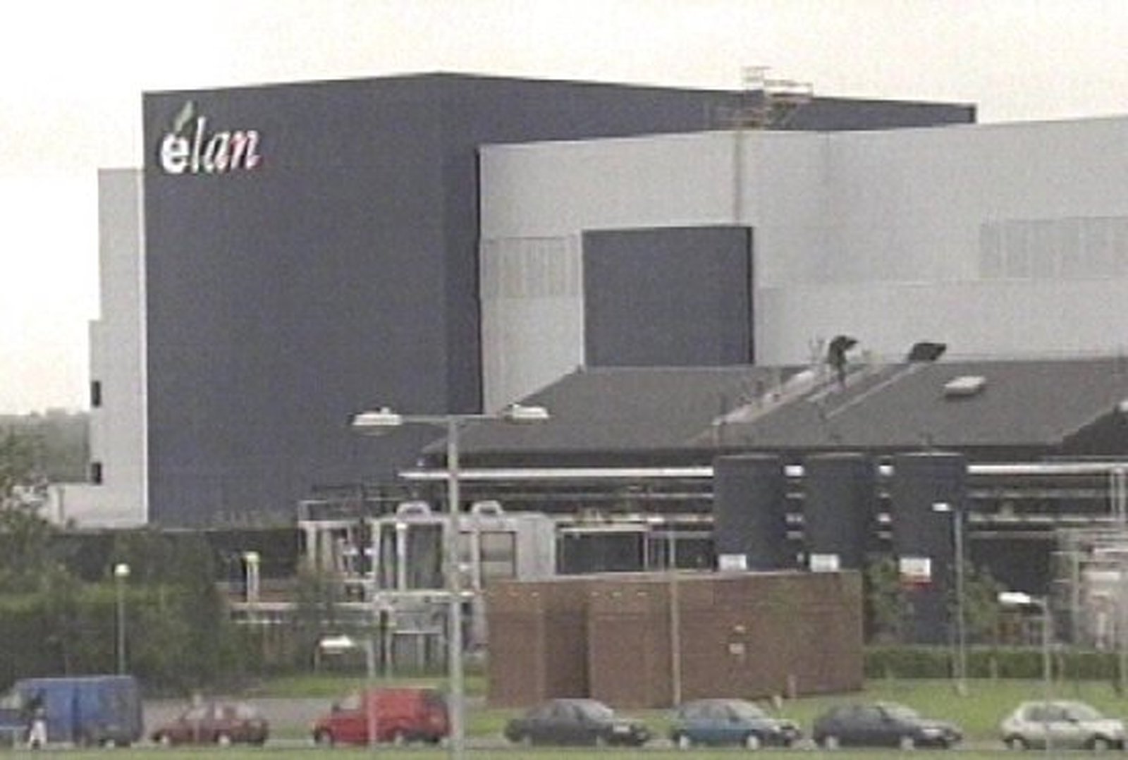 Elan CEO's pay packet drops by 57%