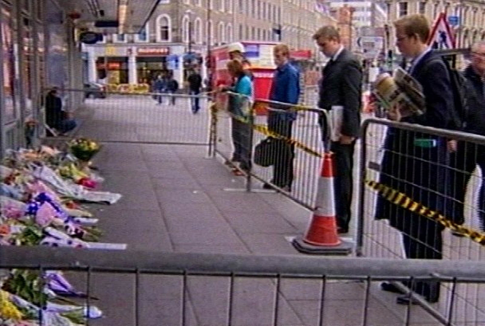 Police continue London bombings investigation