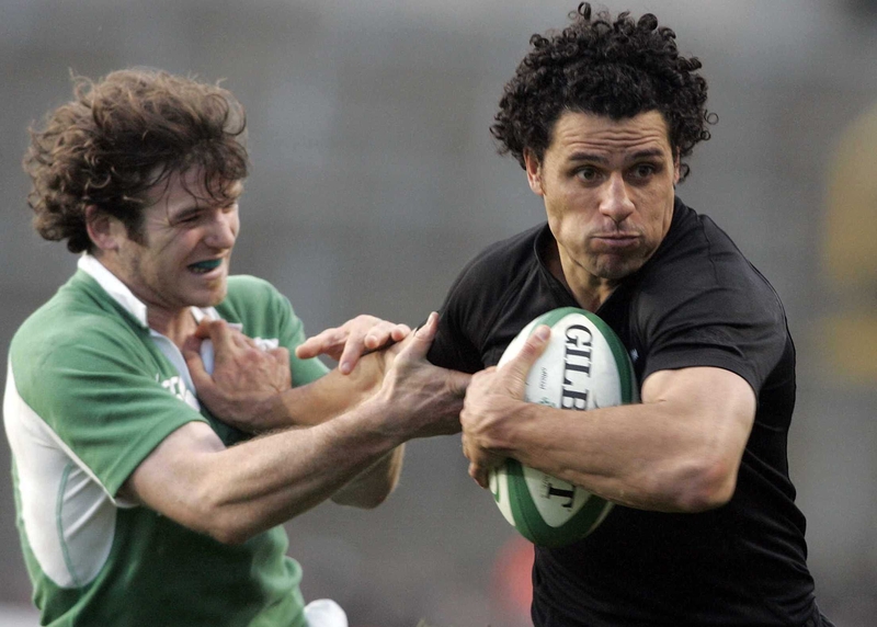 Munster capture All Black Howlett