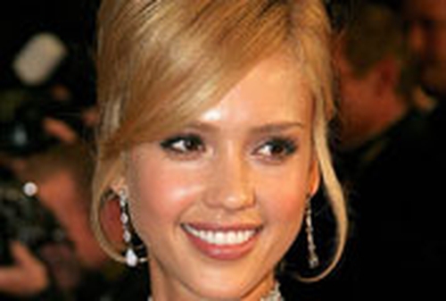 Alba accepts apology from Playboy