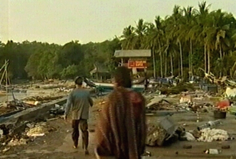 Tsunami search teams urged to keep looking