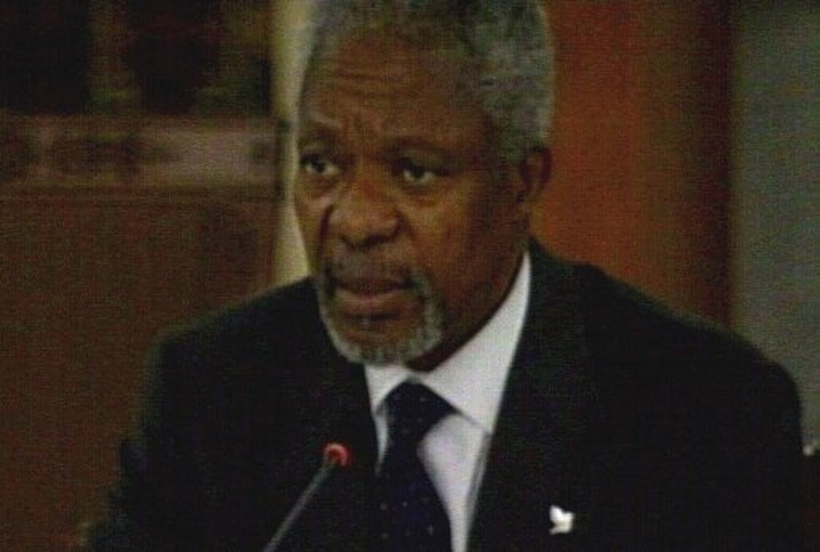 Annan opens UN General Assembly meeting