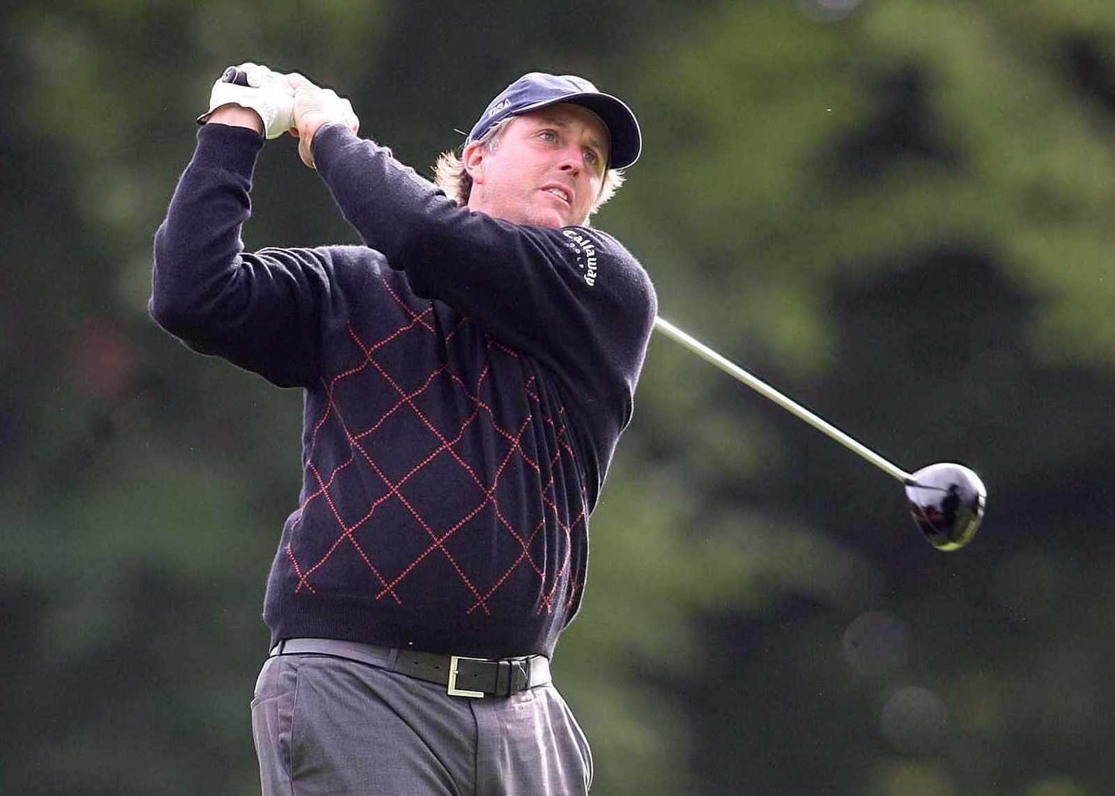 Mickelson shines in Shanghai