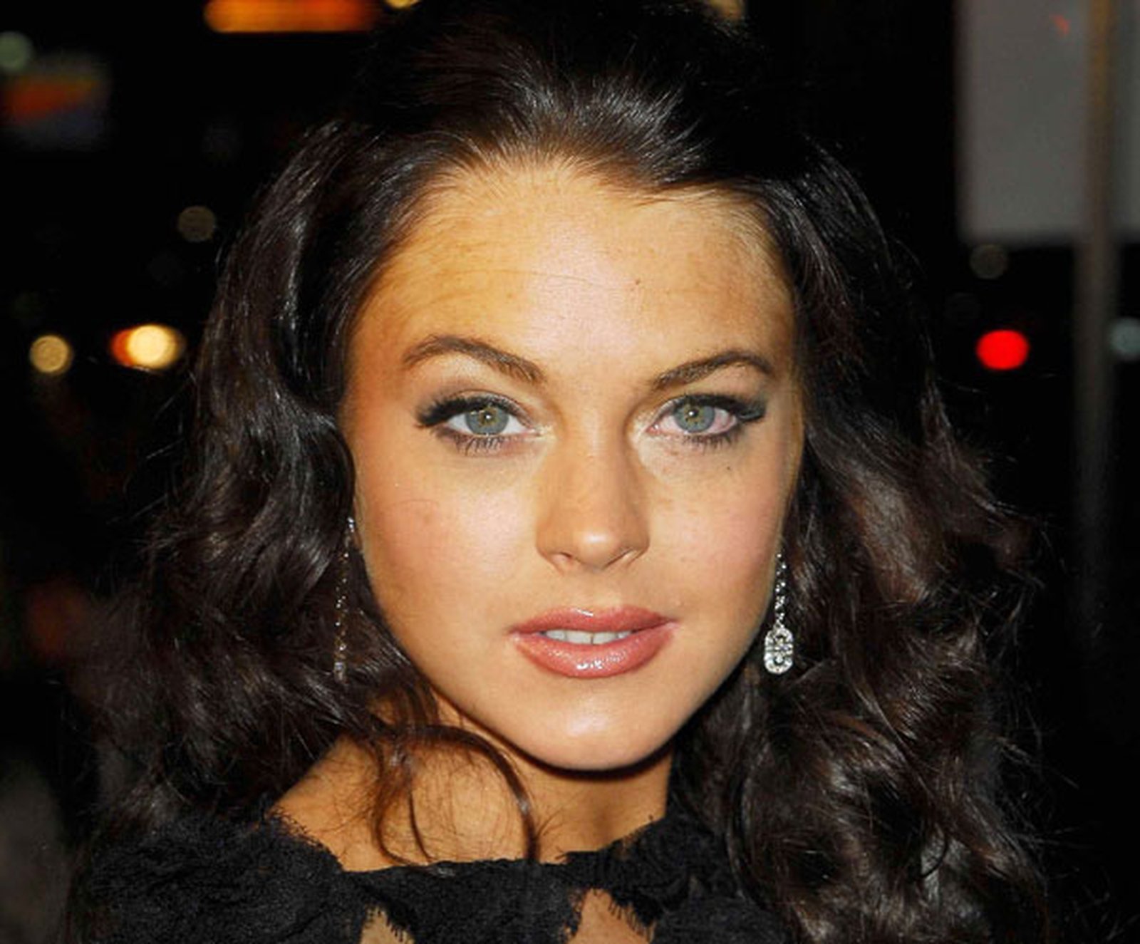 Lohan 'absolutely fine' says her mother