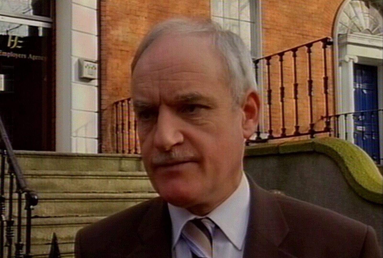 Consultants refuse to accept gagging clause