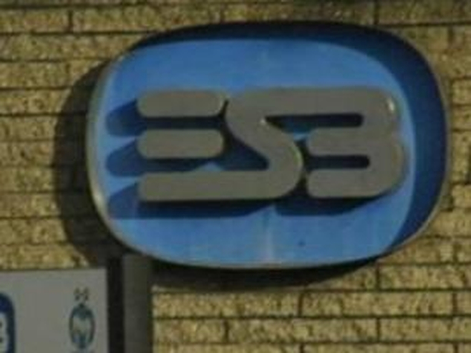 ESB agrees to sell two power stations