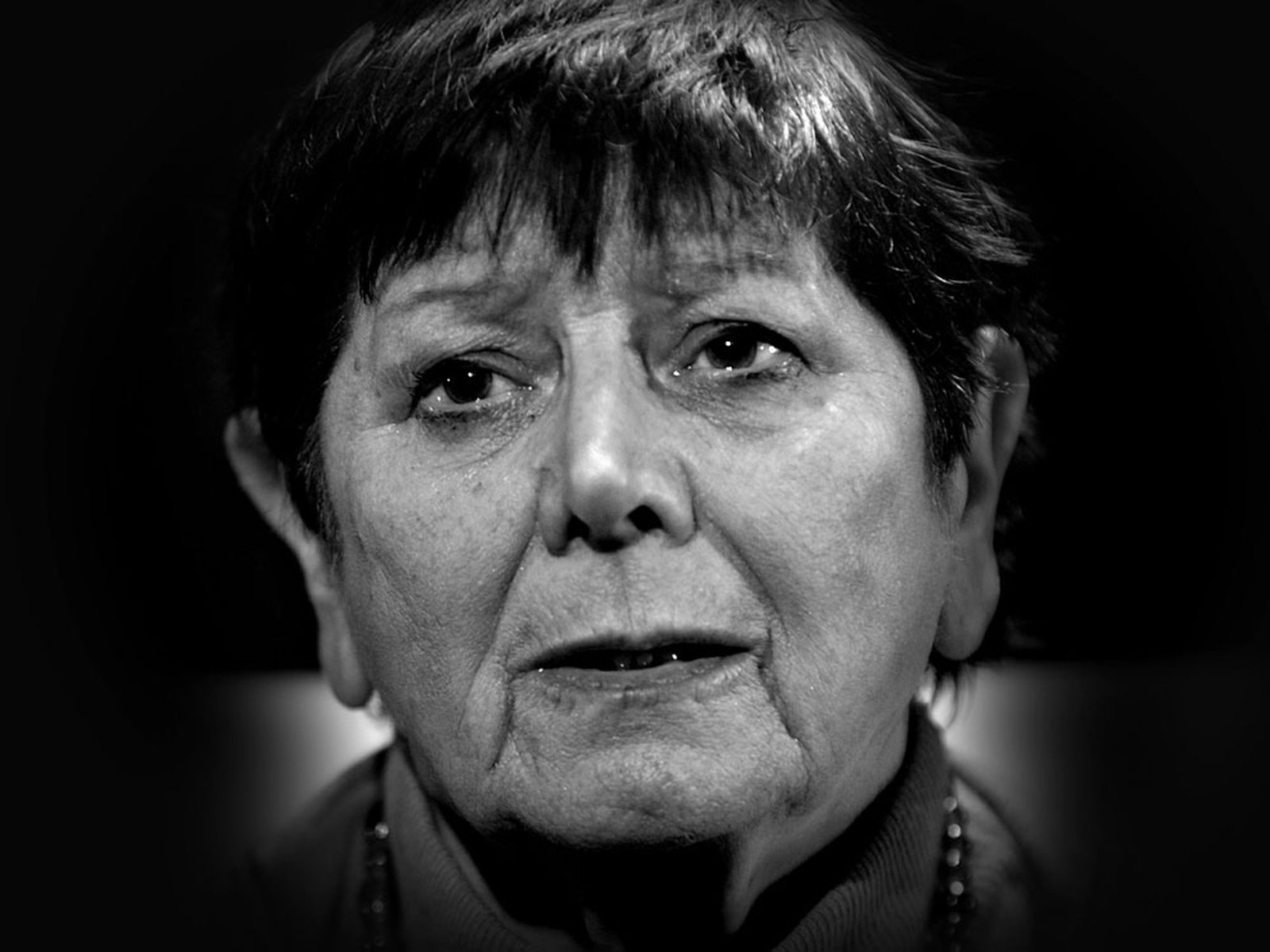 Death announced of actress Anna Manahan