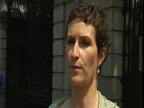 Rebecca O'Malley gets patient award