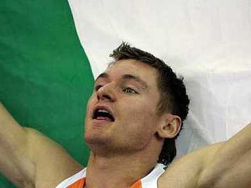 Gillick sets new 400m record