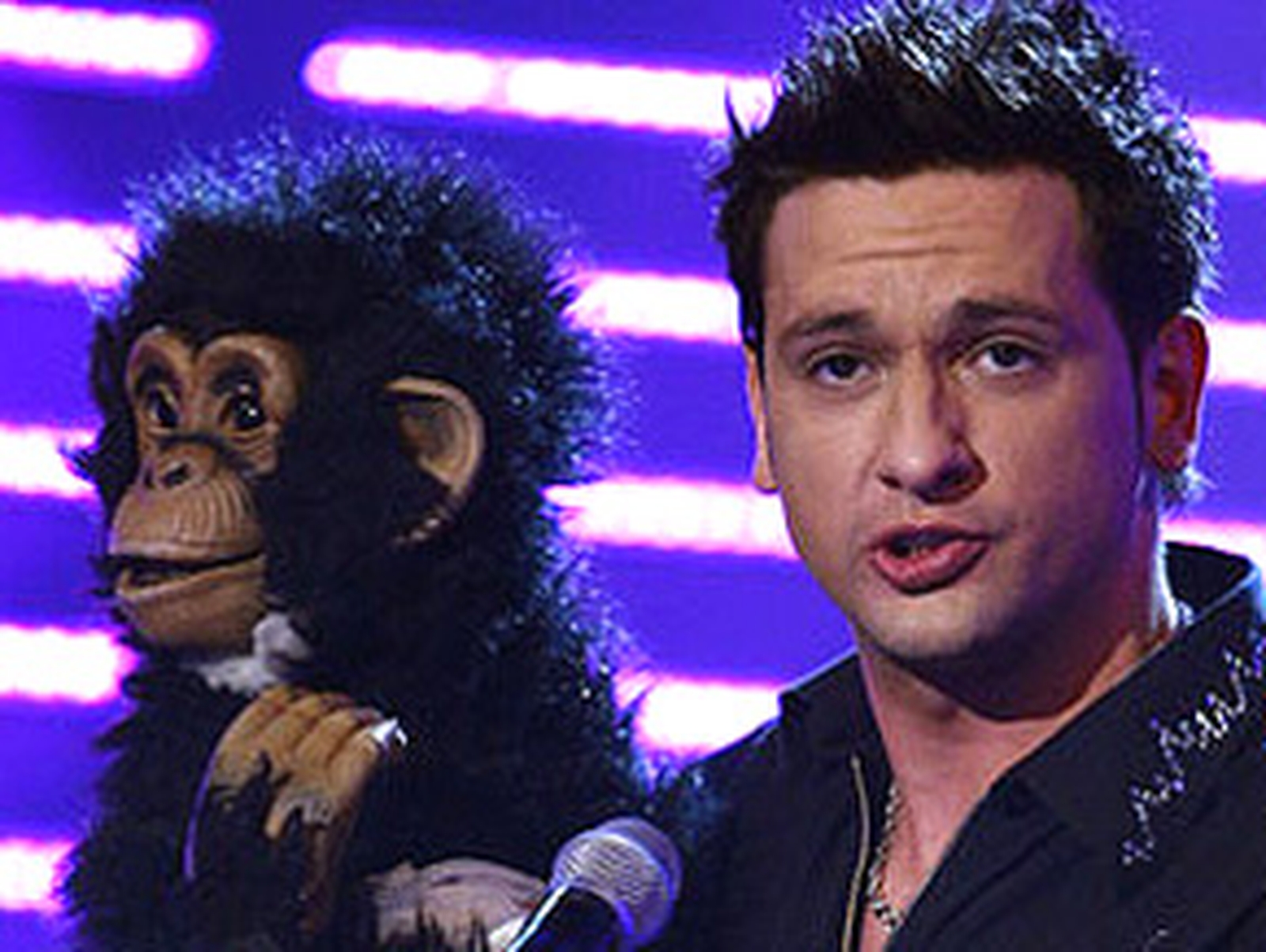 'Singing' Monkey makes talent show final