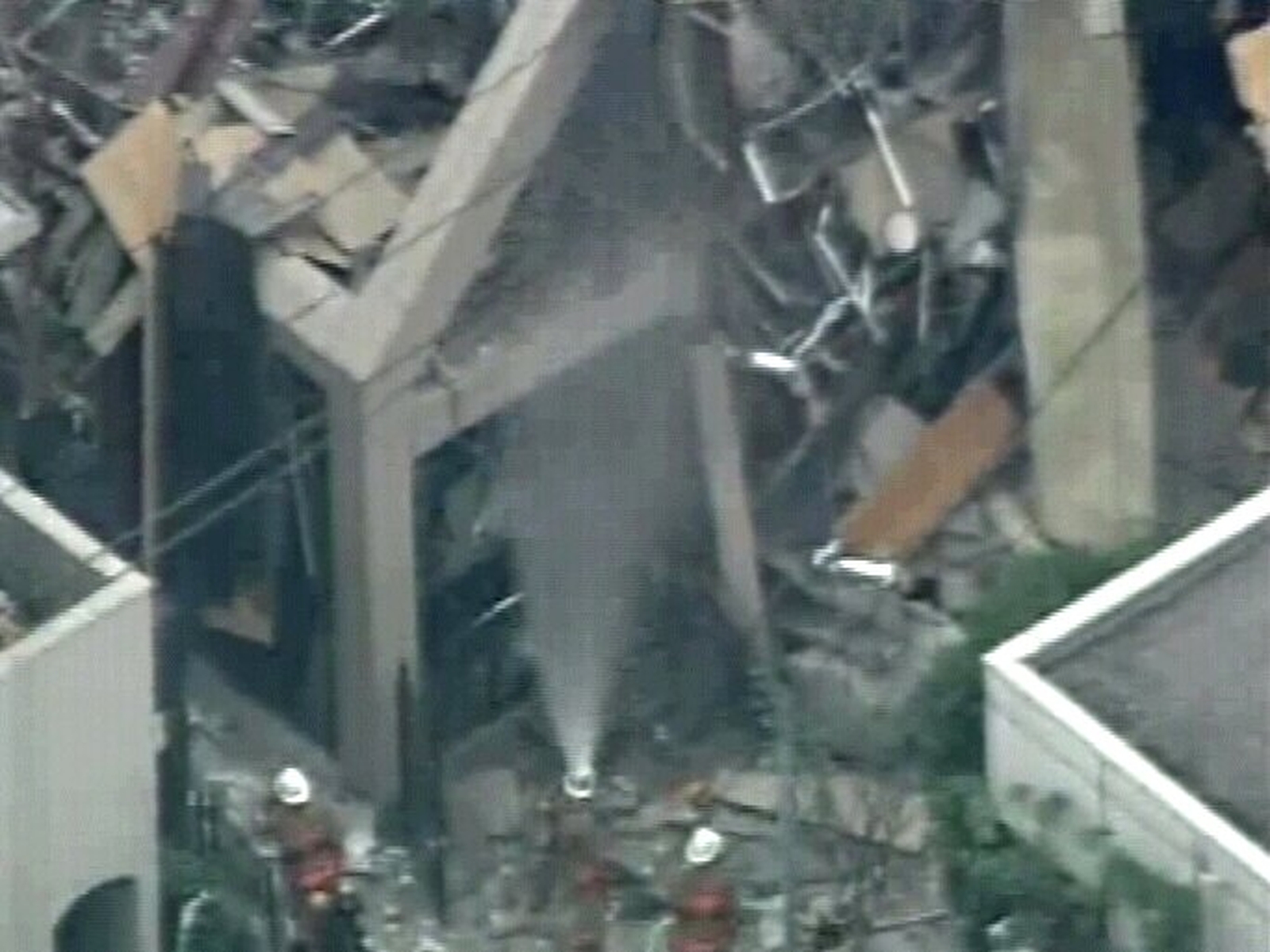 Explosion rips through spa in Tokyo