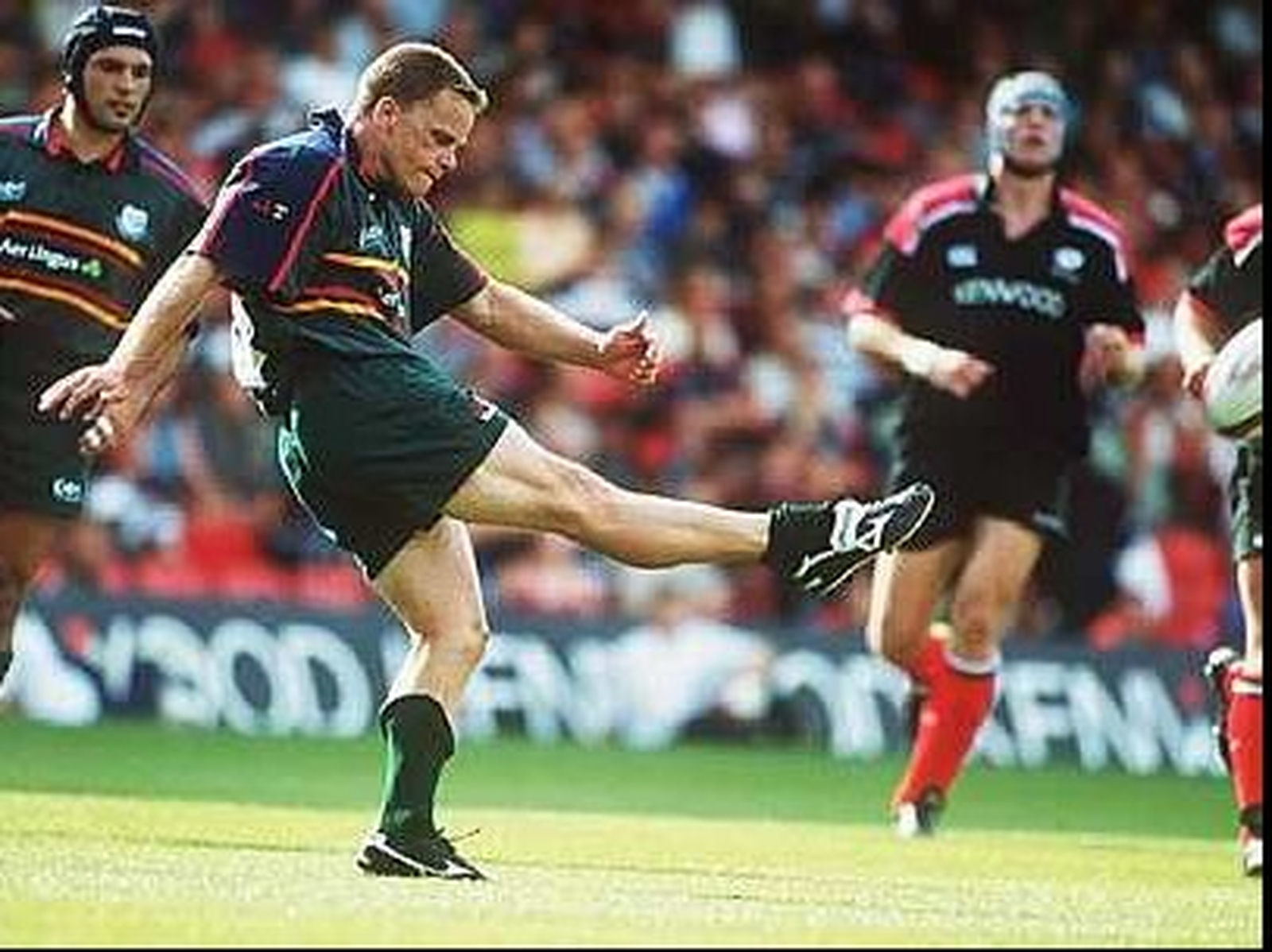 Exiles star Cunningham dies