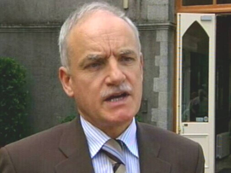 Consultants and HSE seek contract agreement