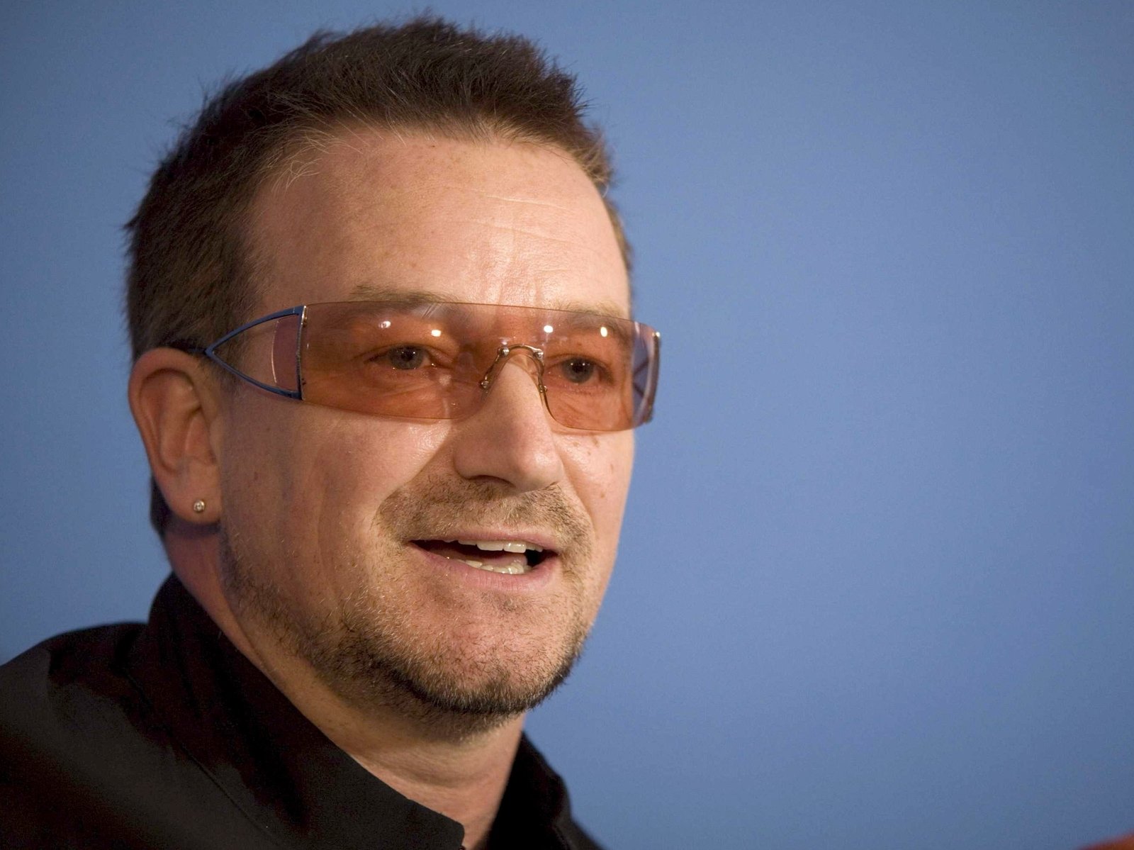 Bono calls for FIFA to reinstate Ireland