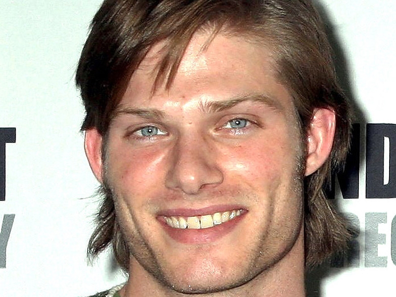 The OC star joins Desperate Housewives