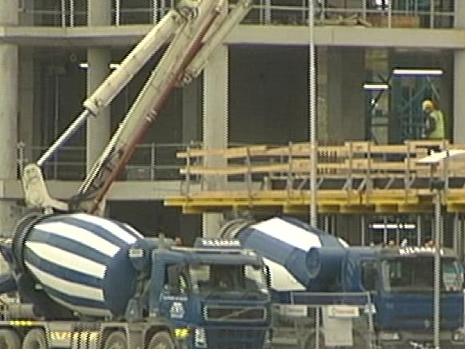 Pace of decline in construction sector slows