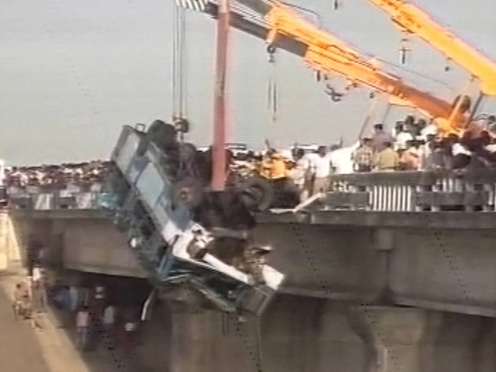 47 killed in Indian bus crash