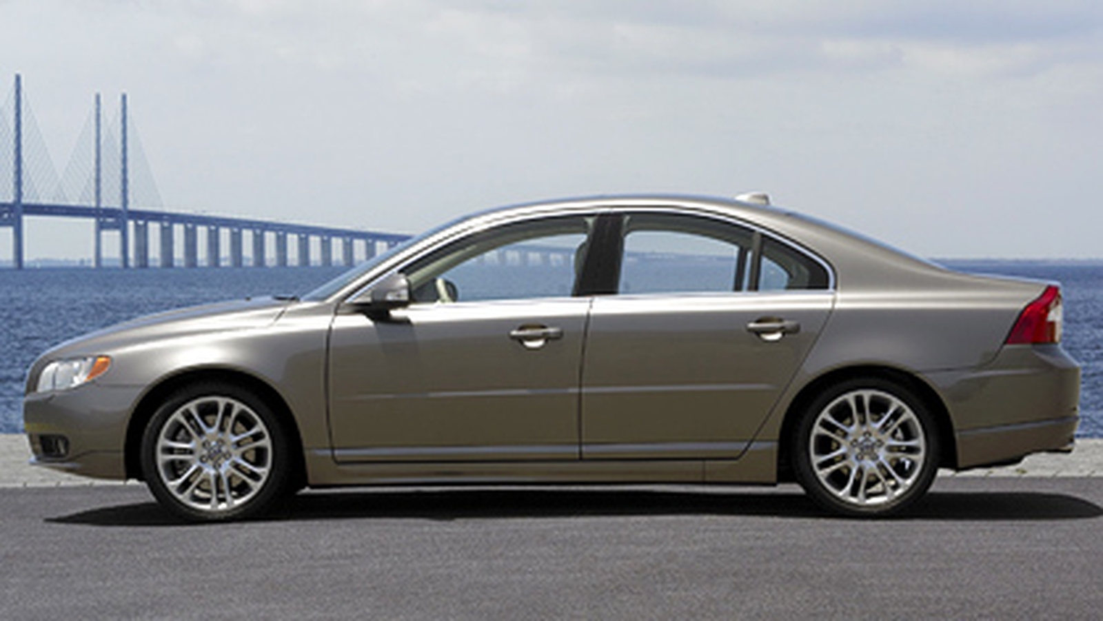 Volvo launch flexi-fuel engine