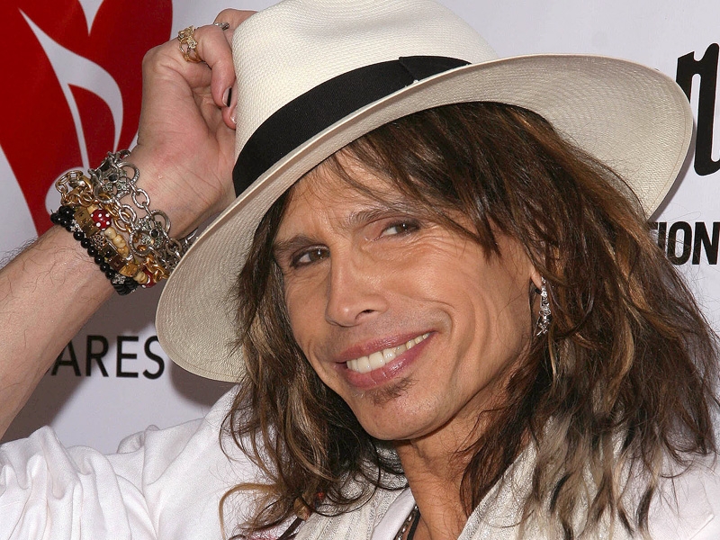 Singer Steven Tyler enters rehab
