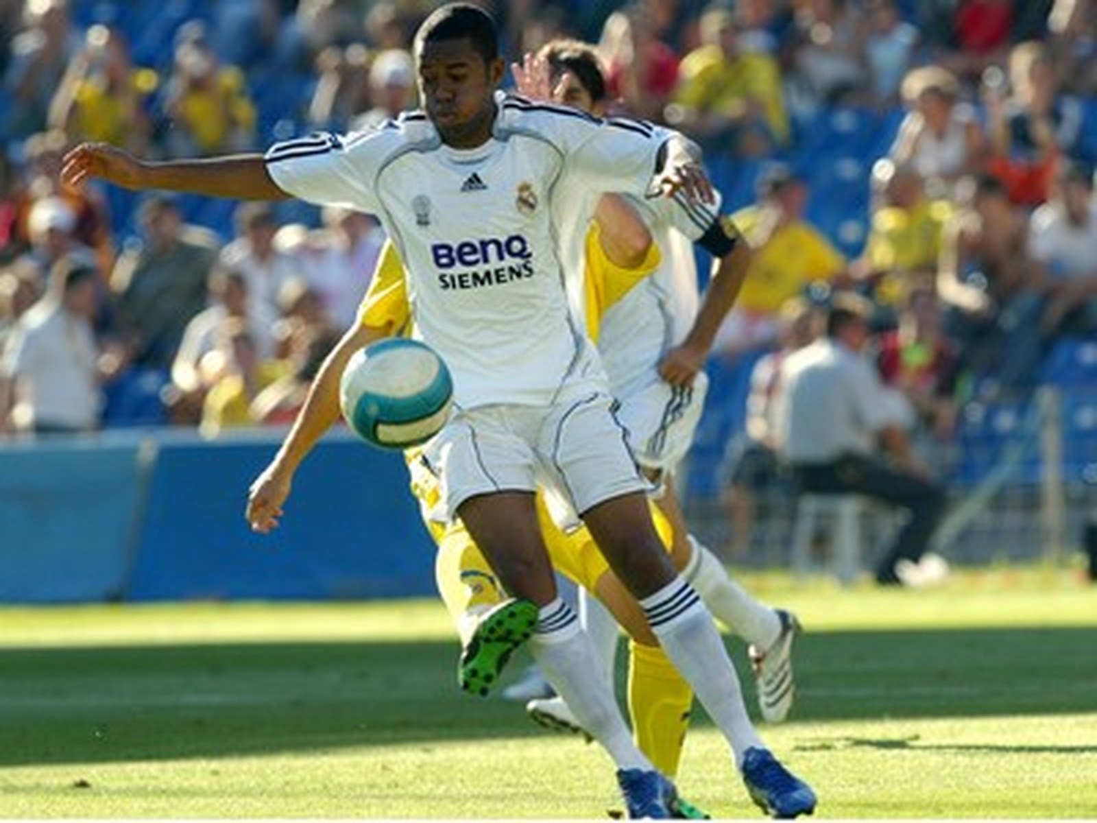 Robinho agent reveals Chelsea talks