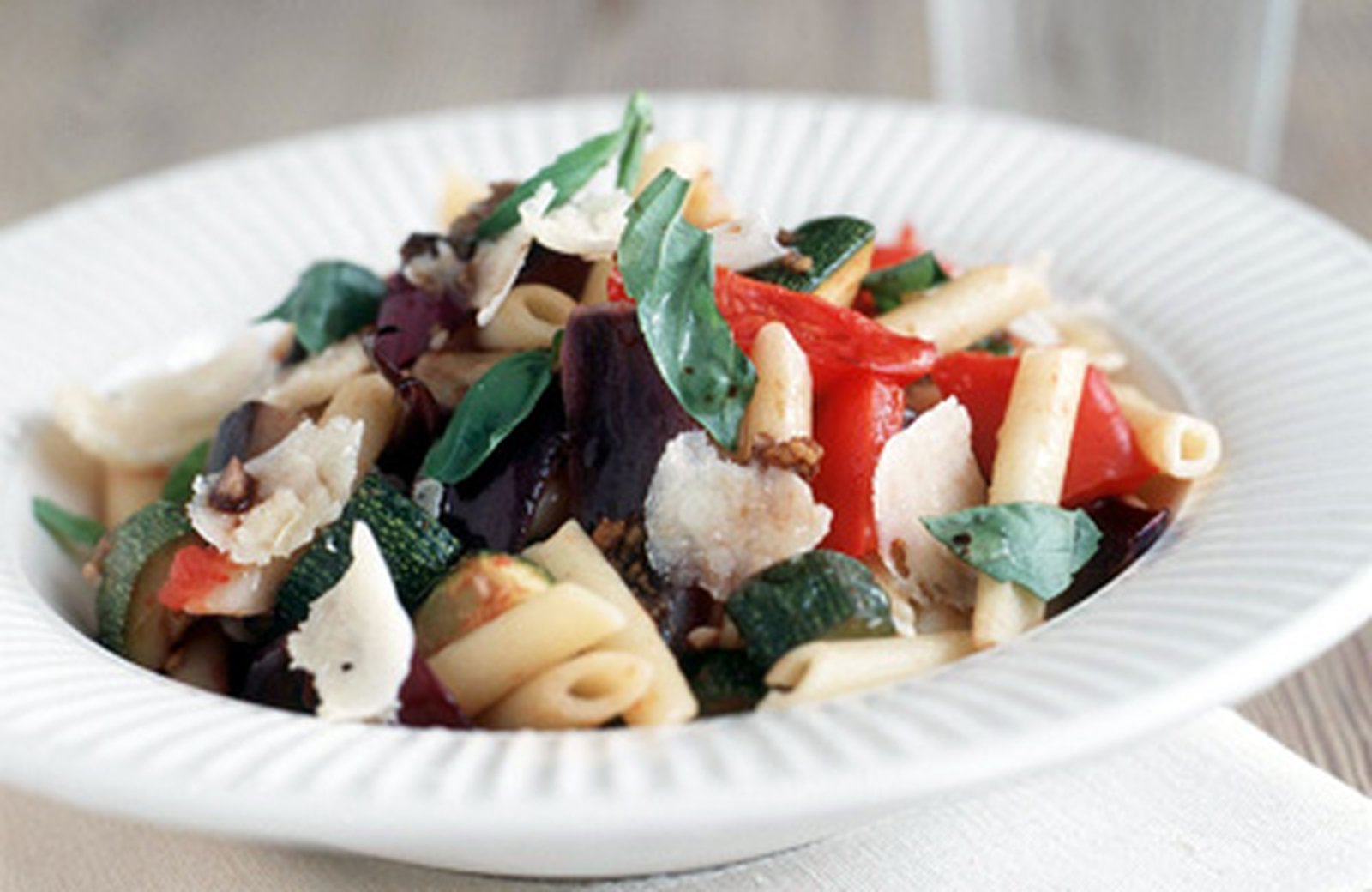Pasta Box with Rainbow Vegetables