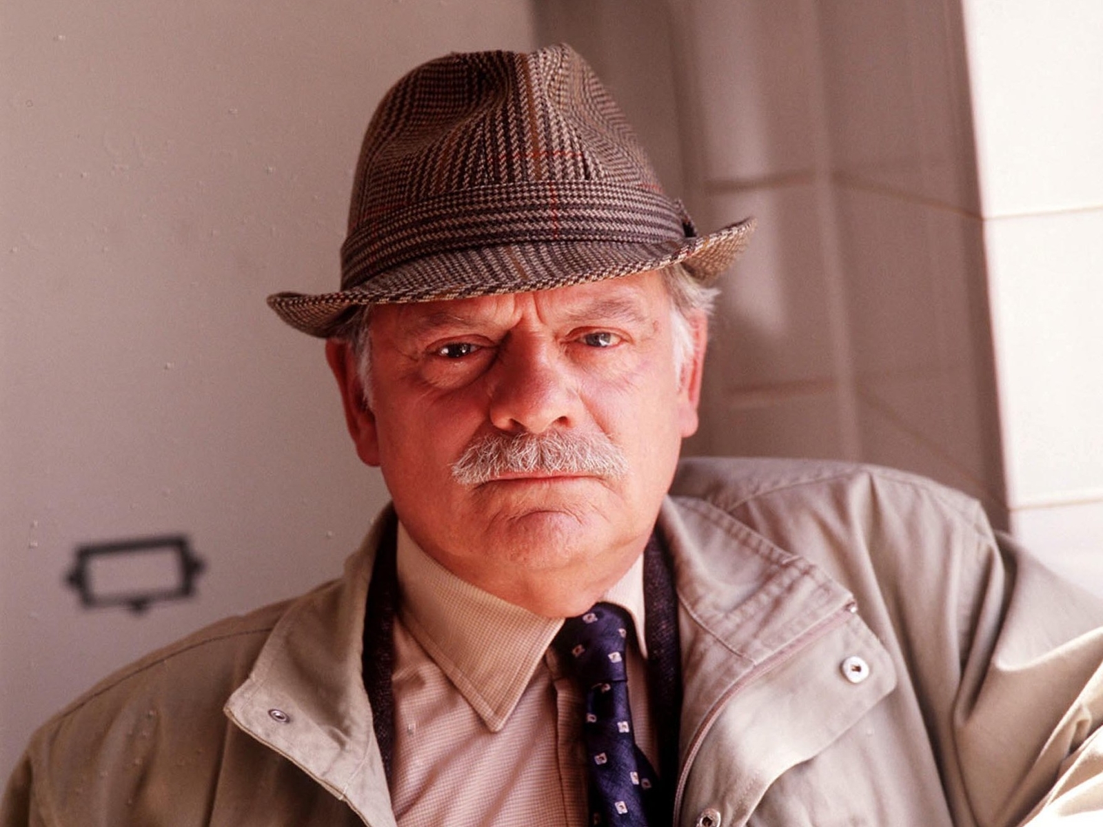 David Jason to quit Frost role