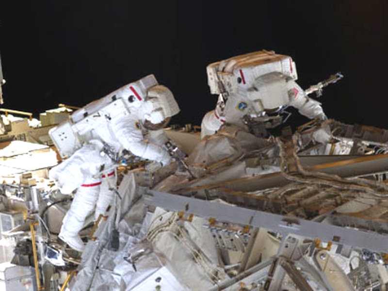 ISS repair spacewalk completed