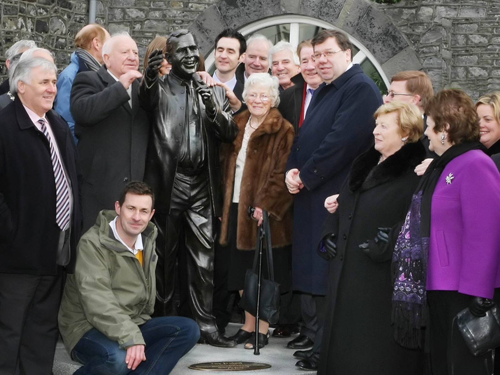 Joe Dolan sculpture unveiled in Mullingar