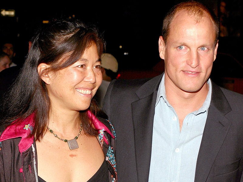 Harrelson marries love of 20 years