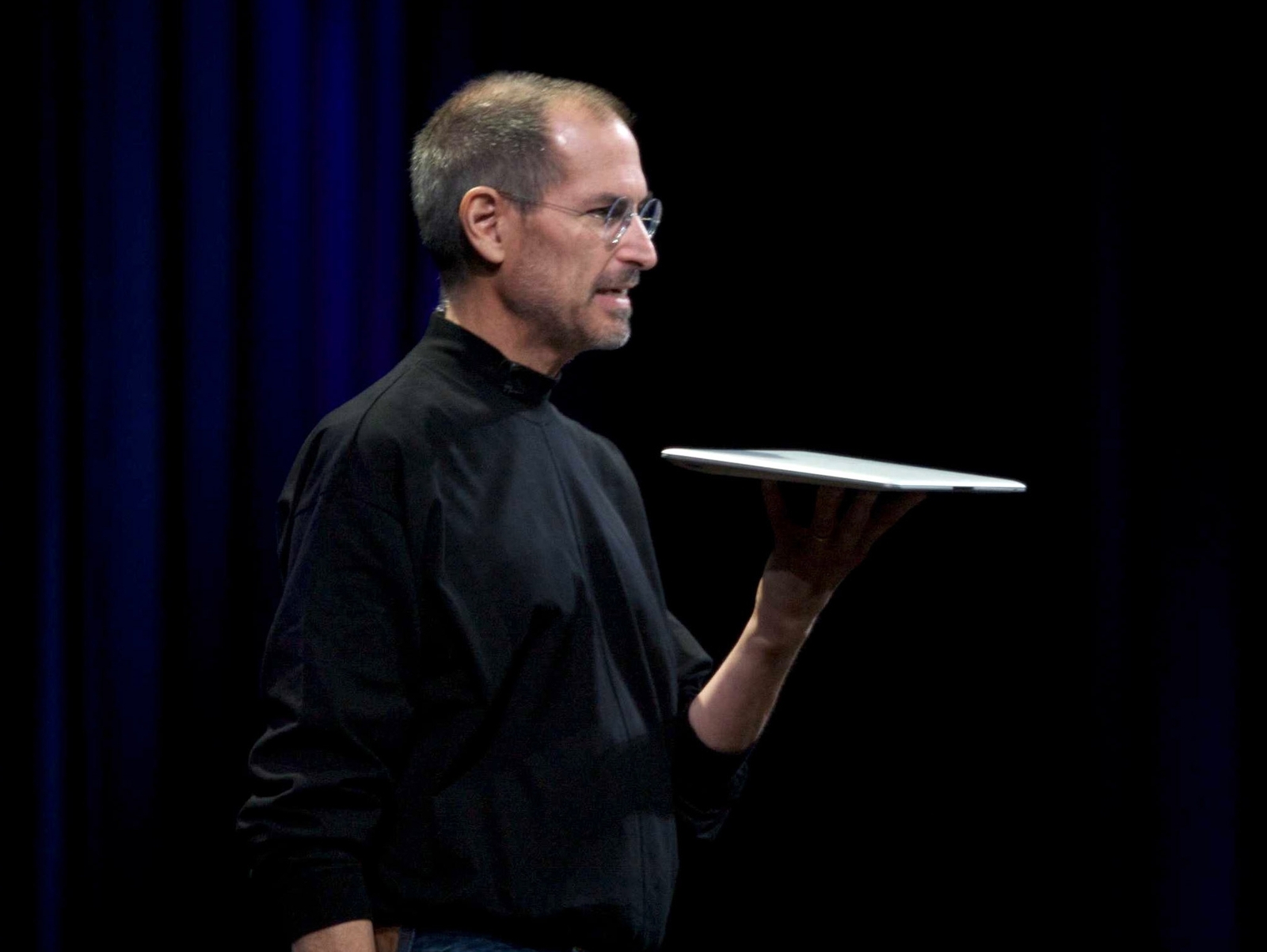 Apple founder Jobs confirms illness