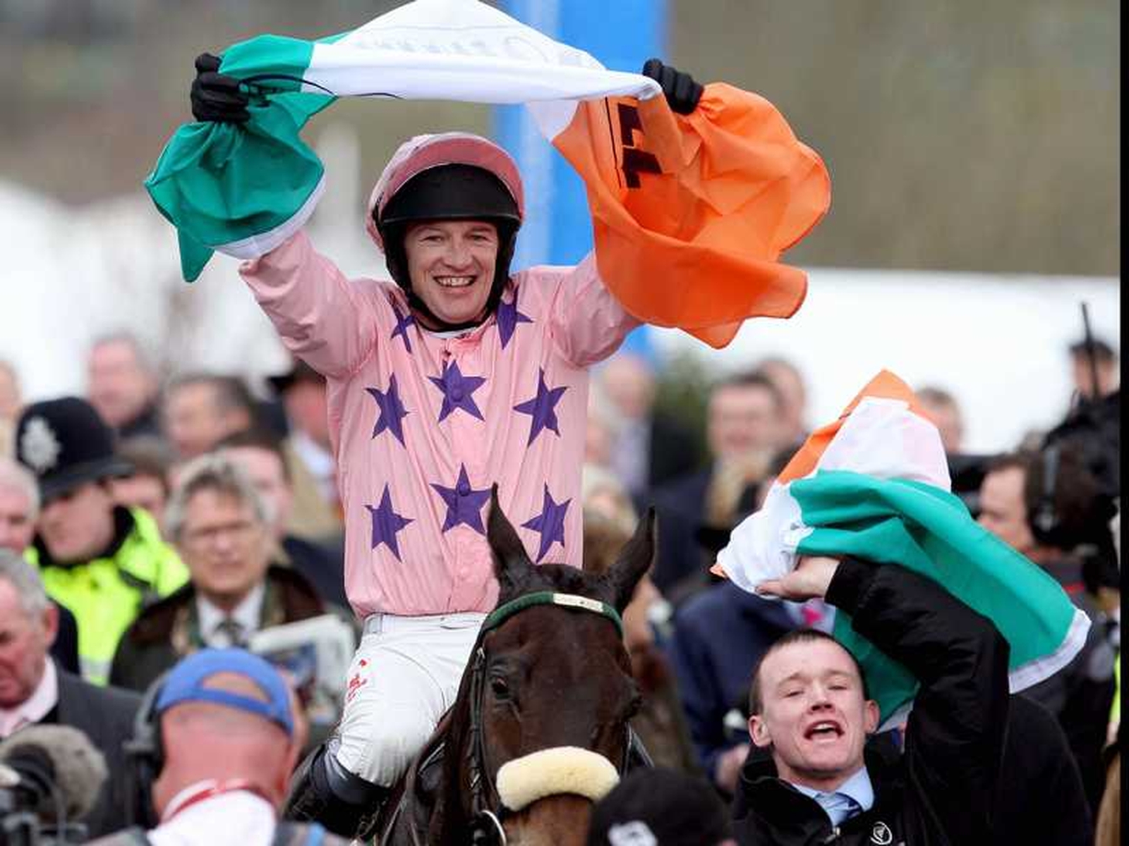 Irish raiders target Champion en masse