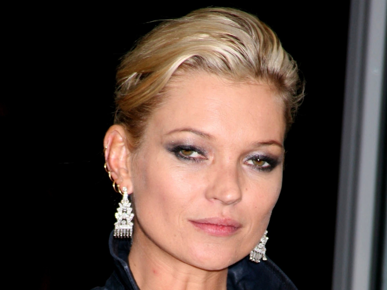 Moss jokes about pregnancy claims