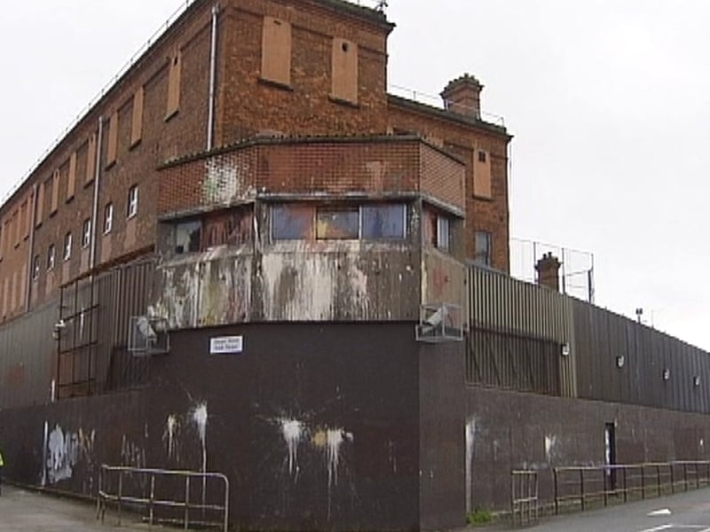 NI Policing Board backs station closures