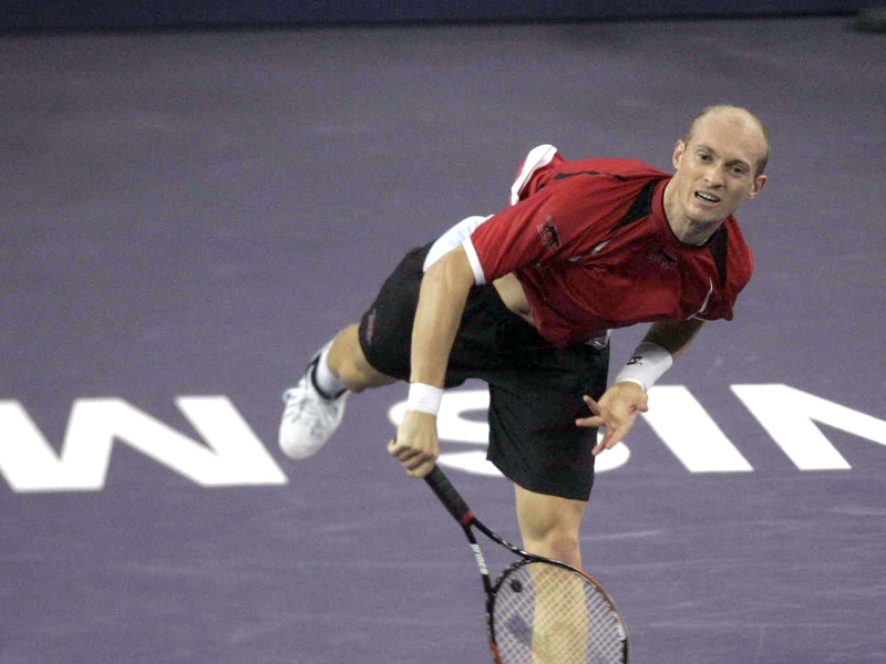 Davydenko through to Shanghai semi-finals