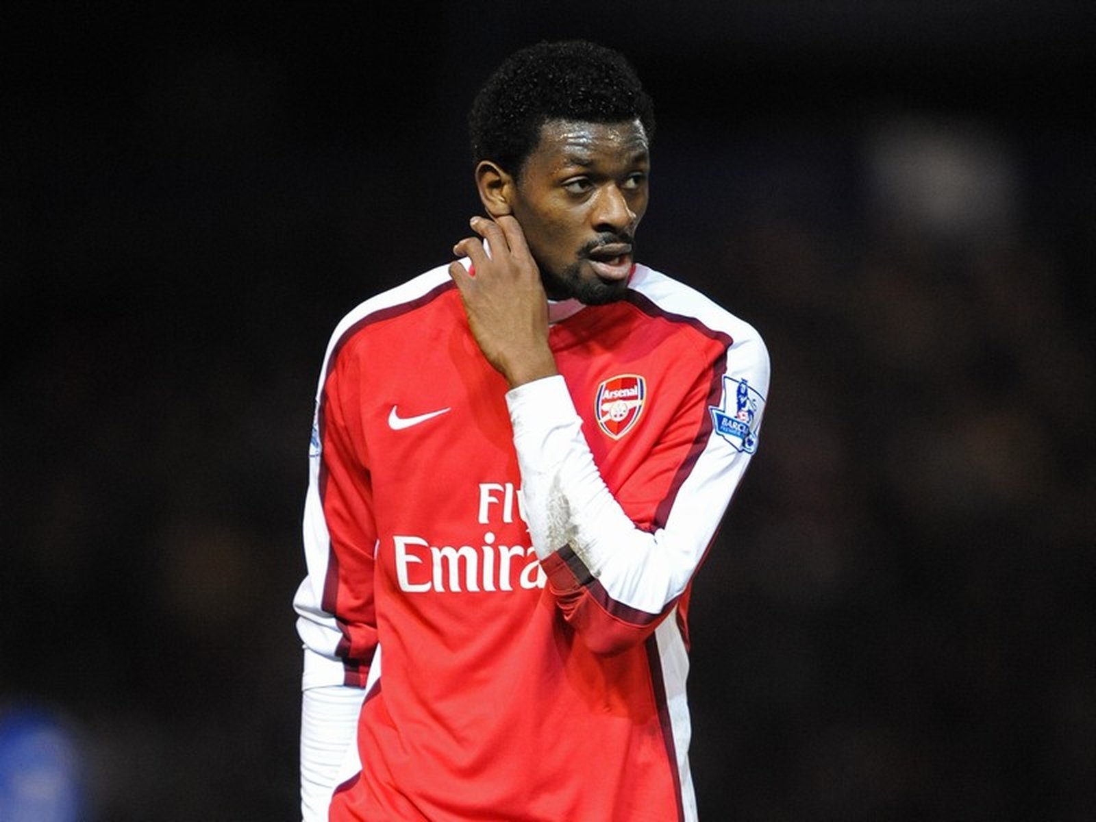 Diaby signs new Arsenal deal