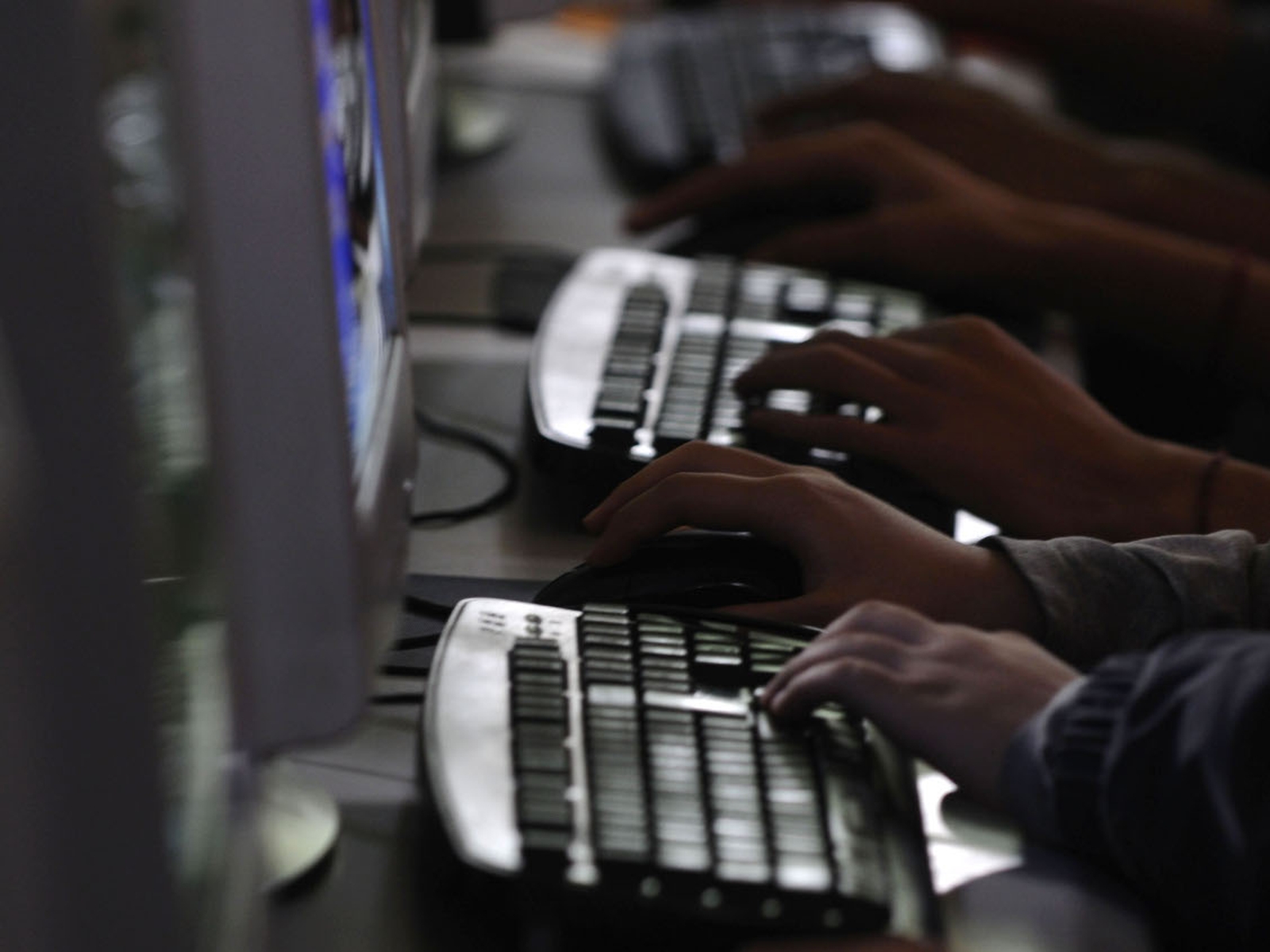 China shuts down hacker training website