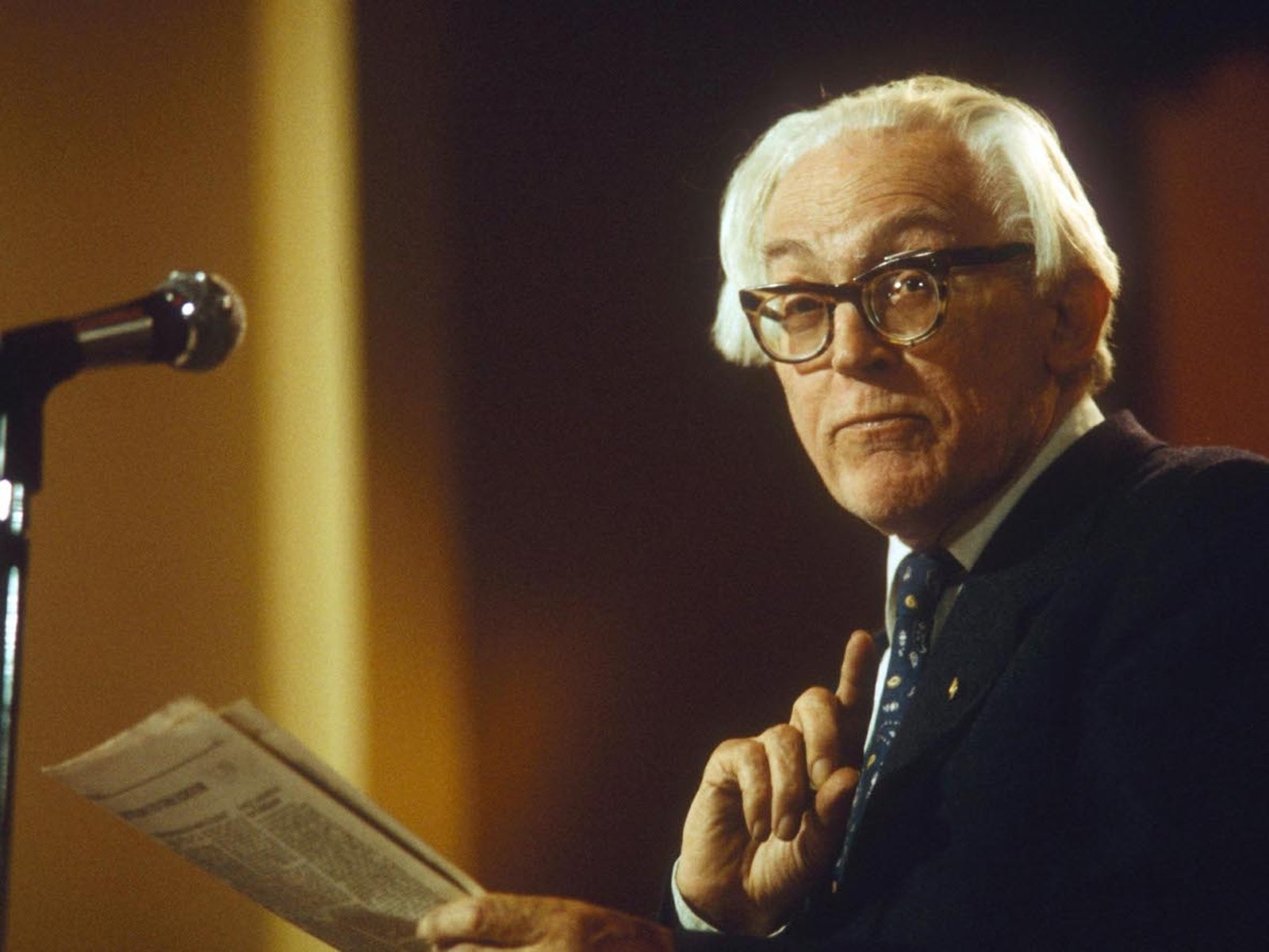 Former UK Labour leader Michael Foot dies