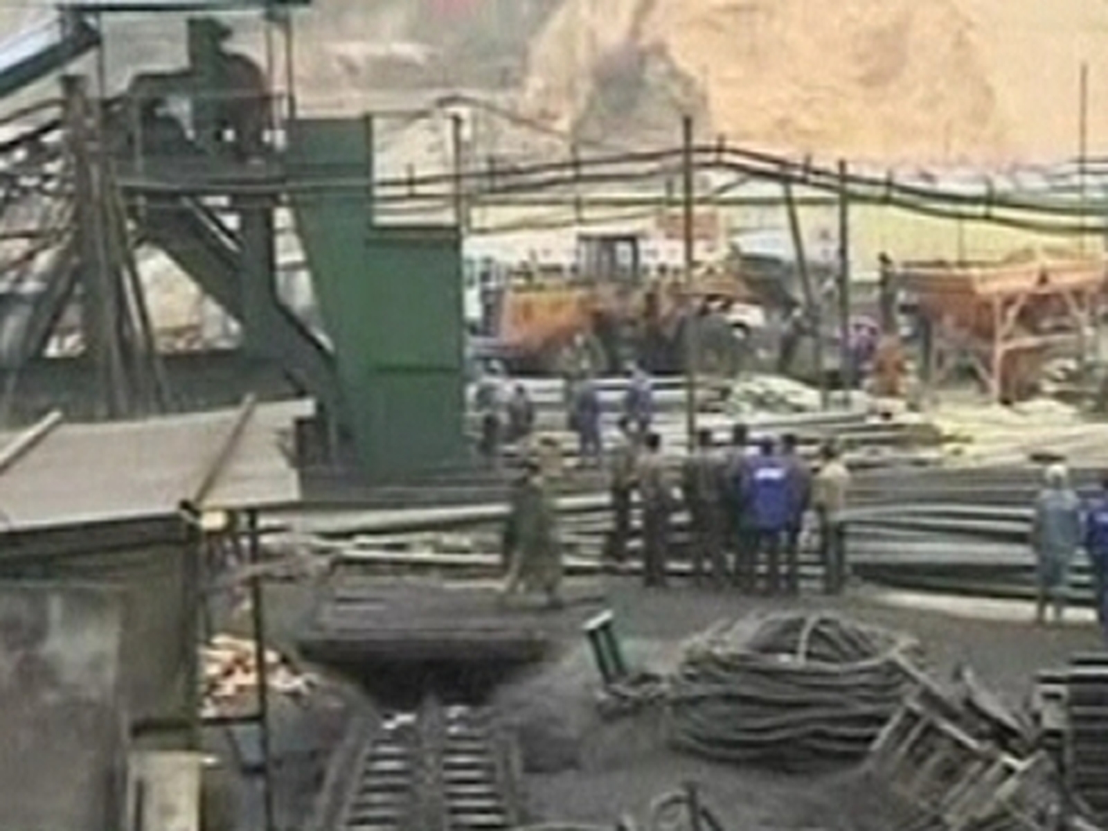 153 workers trapped in flooded Chinese mine