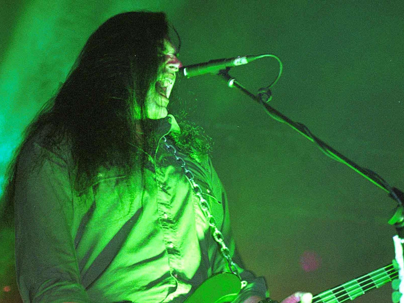 Type O Negative singer dies, 48
