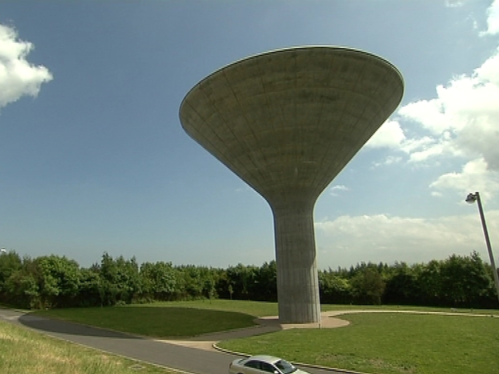 €3m Dublin water tower is leaking