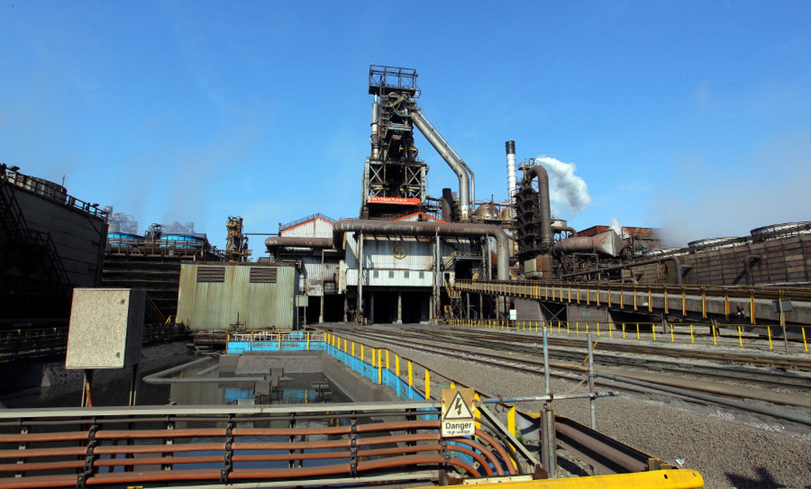 UK factories suffer worst month in three decades - PMI