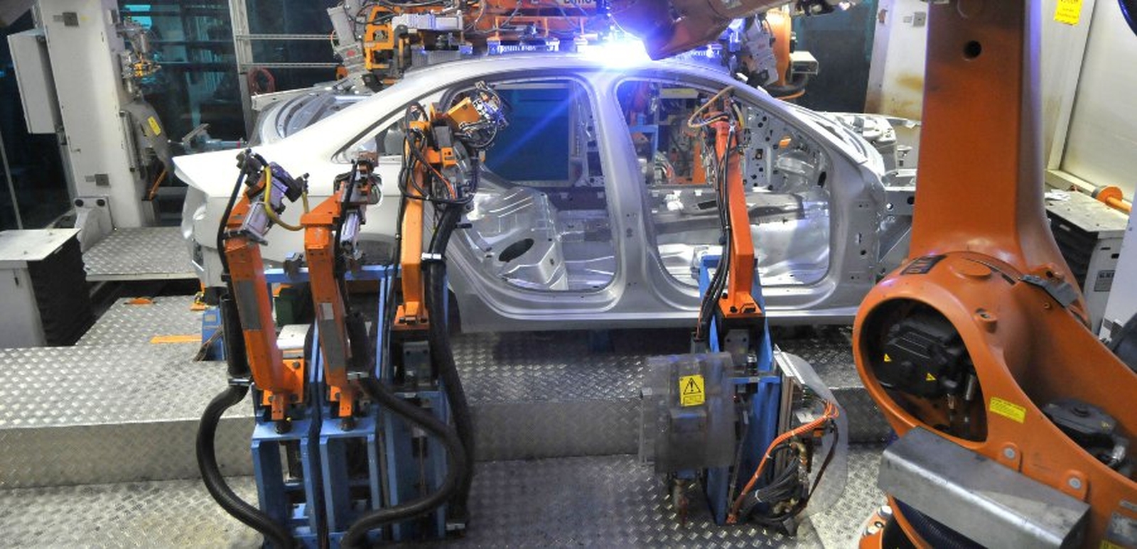 Growth in German manufacturing slows in February