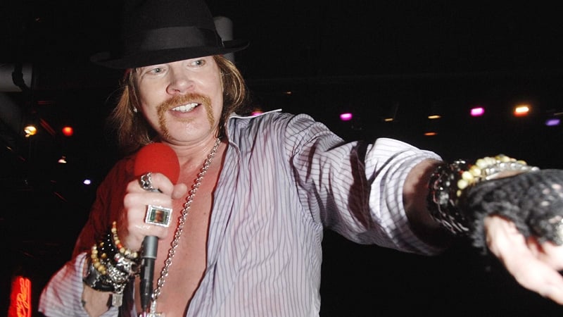 Guns n' poses: Axl demands removal of "fat Axl" images