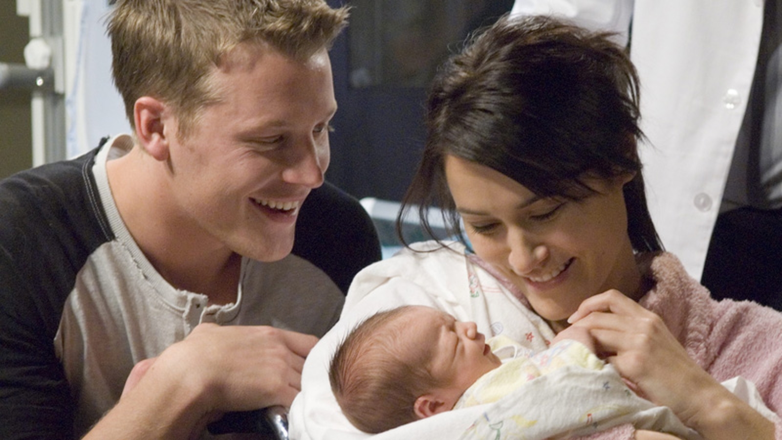 Neighbours duo set to return